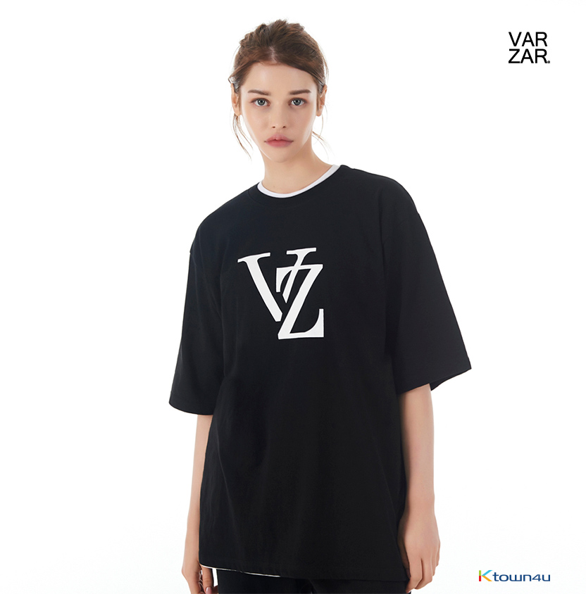 ktown4u.com : Monogram White Big Logo T-Shirts [Black]