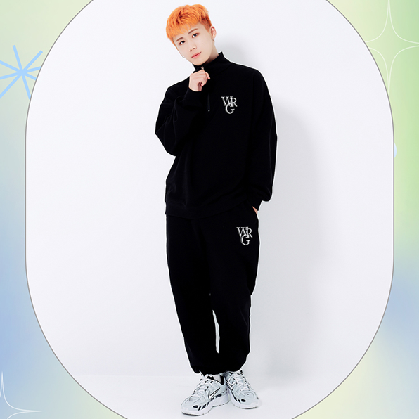 ktown4u.com : (DKZ Jong Hyeong Gift) WRG Logo Sweat Pants [Black]