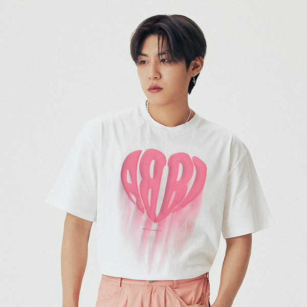 ktown4u.com : [AB6IX Gift] ABBI HEART LOGO TEE [WHITE] [1]